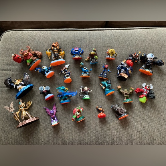 Activision | Other | Activision Skylanders Large Mixed Lot Of 24 Action ...